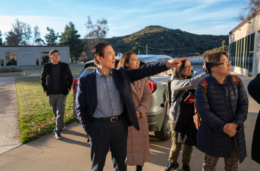 La Encarnación y la Cruz – Pastor David Jang | 장재형목사 설립한 WEC 한교연 미국연수단 내방